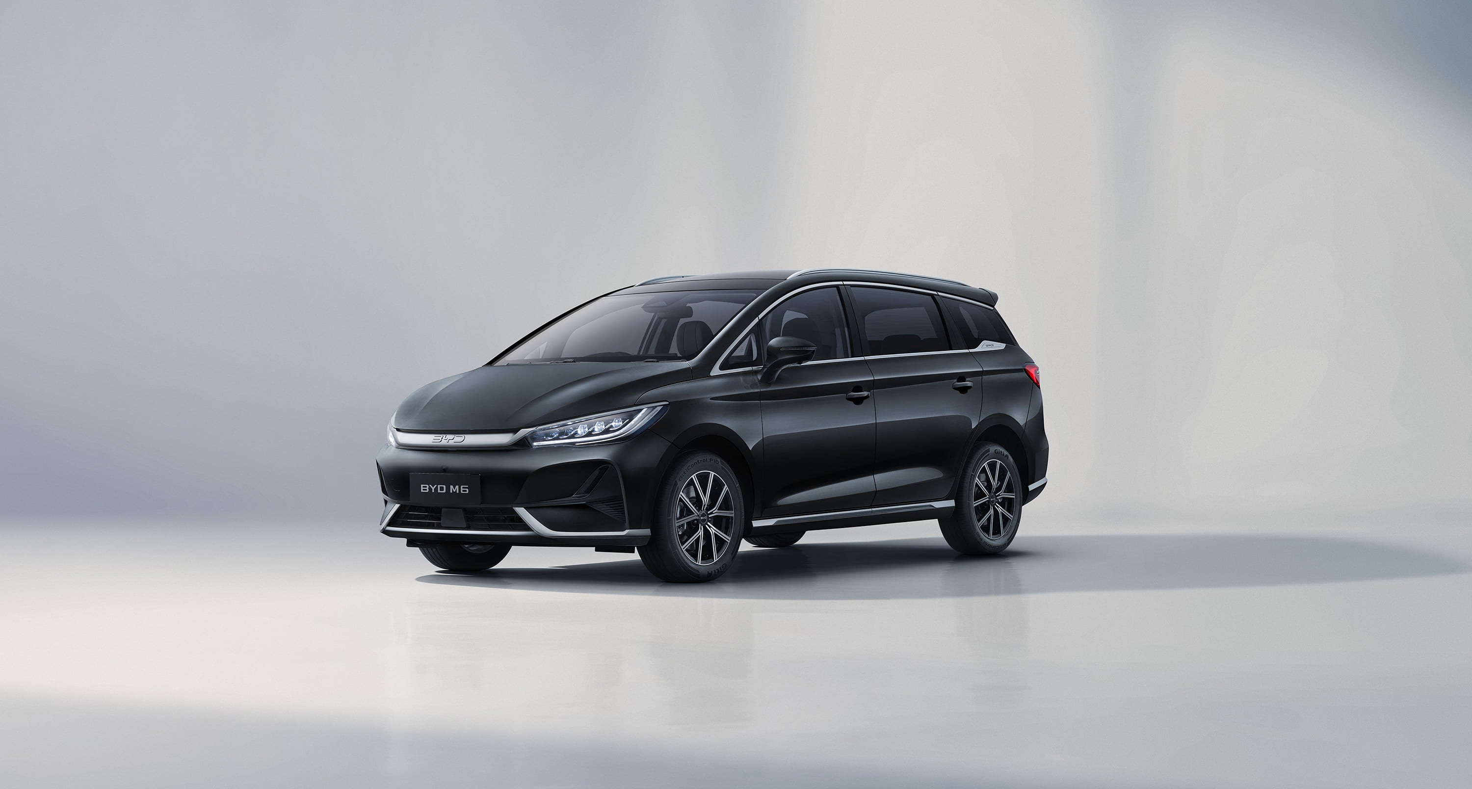 Báo giá xe oto điện BYD M6 mới nhất tháng 11